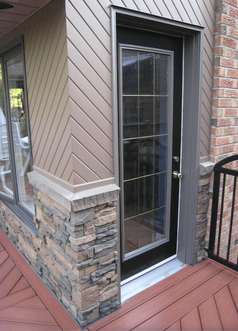Mitch's Faux Stone Wainscot Accent - GenStone
